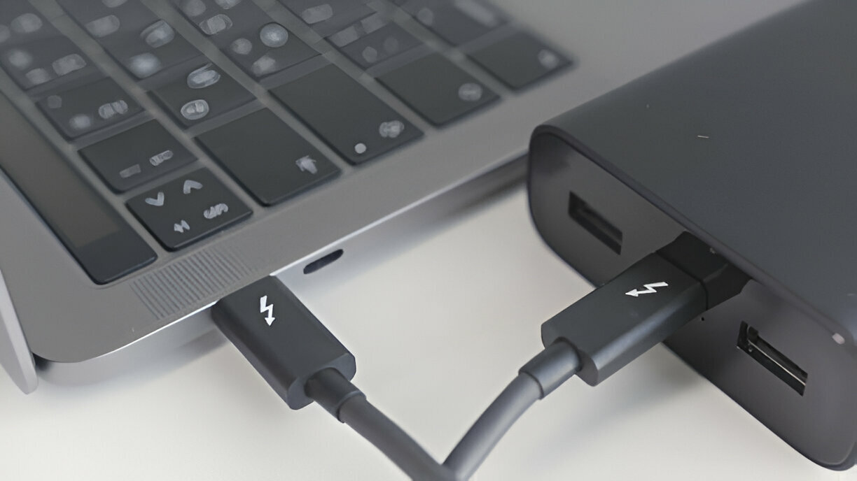 MacBook Pro Docking Station - Dual Monitor Review - Trundle Picks